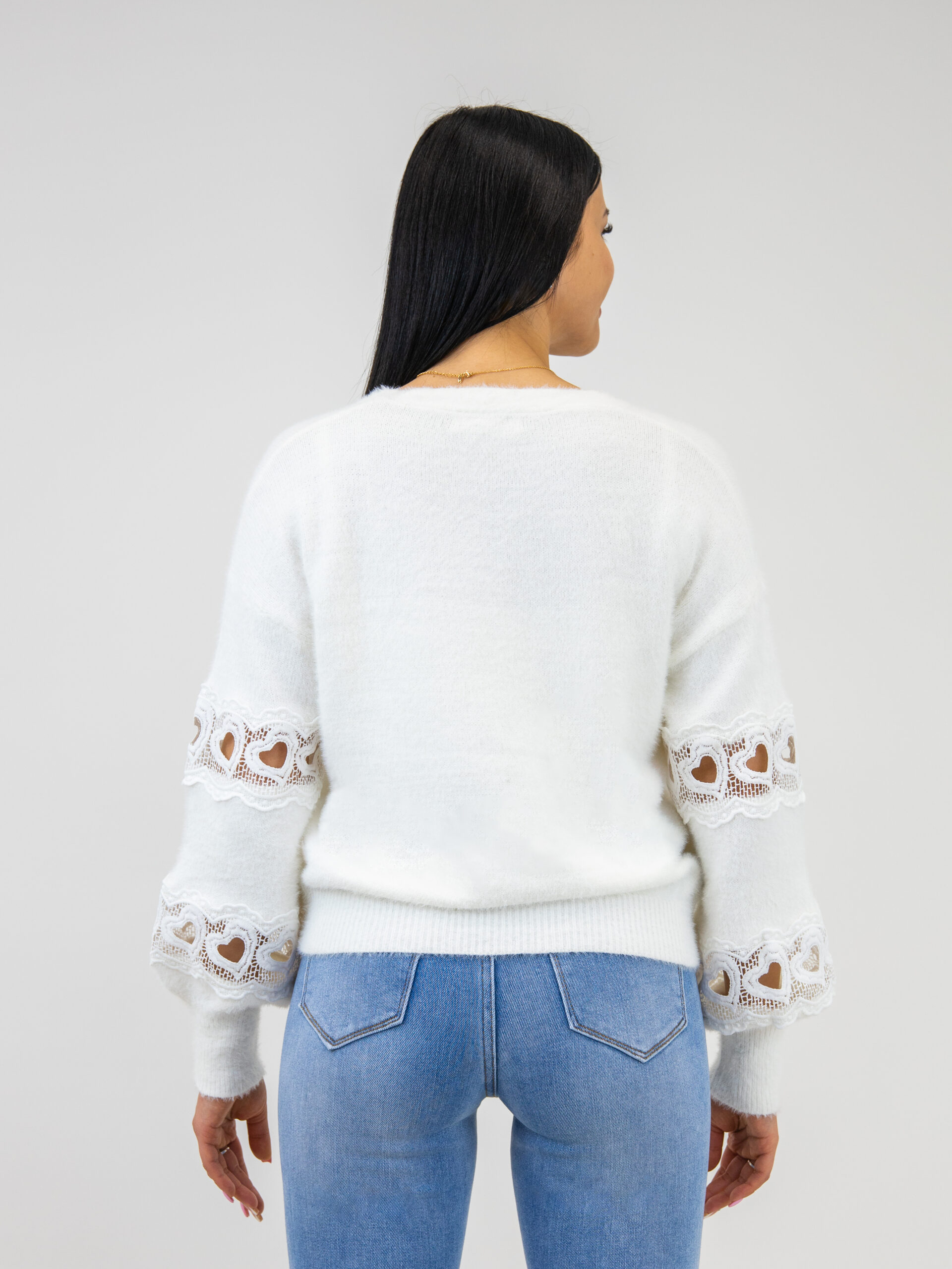 Jaka ar mežģīnēm piedurknēs - Glamour Style