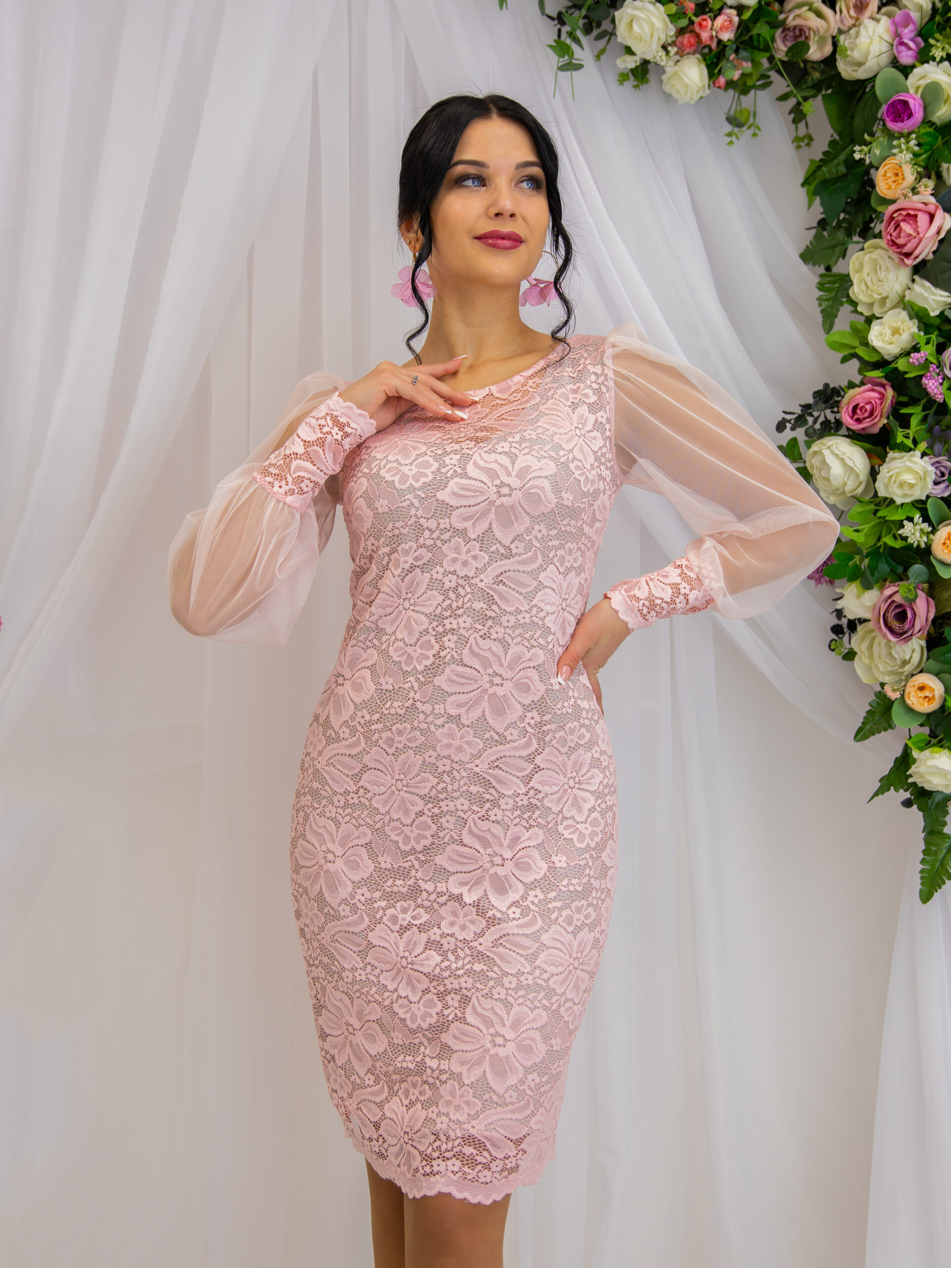 Mežģīņu kleita ar mirdzumu - Glamour Style